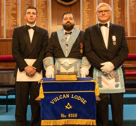 Grandfather, father and son in Vulcan 4510